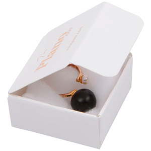 Flat-pack gift-boxes in black or white cardboard | Wholesale packaging